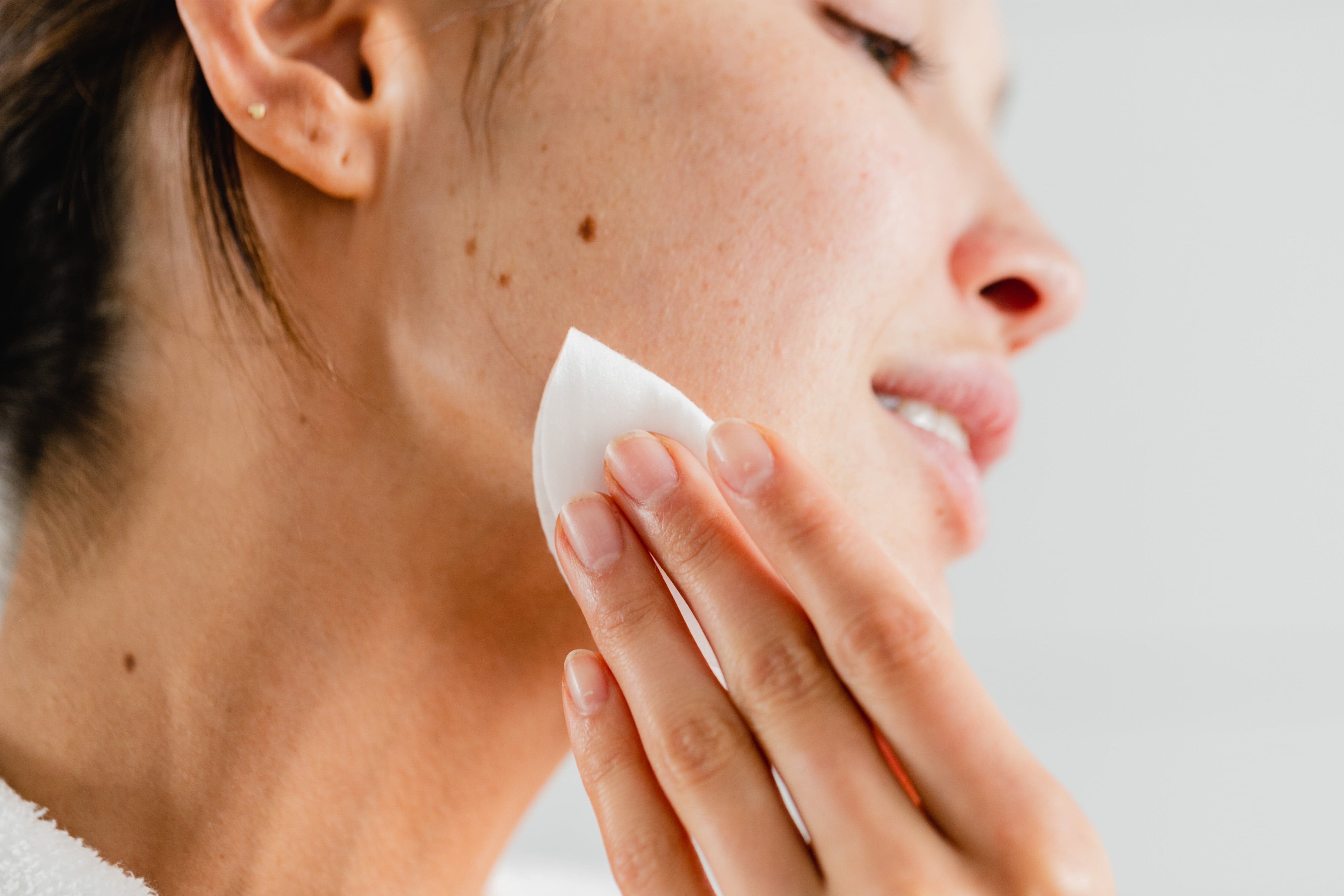 Face cleaning pads store